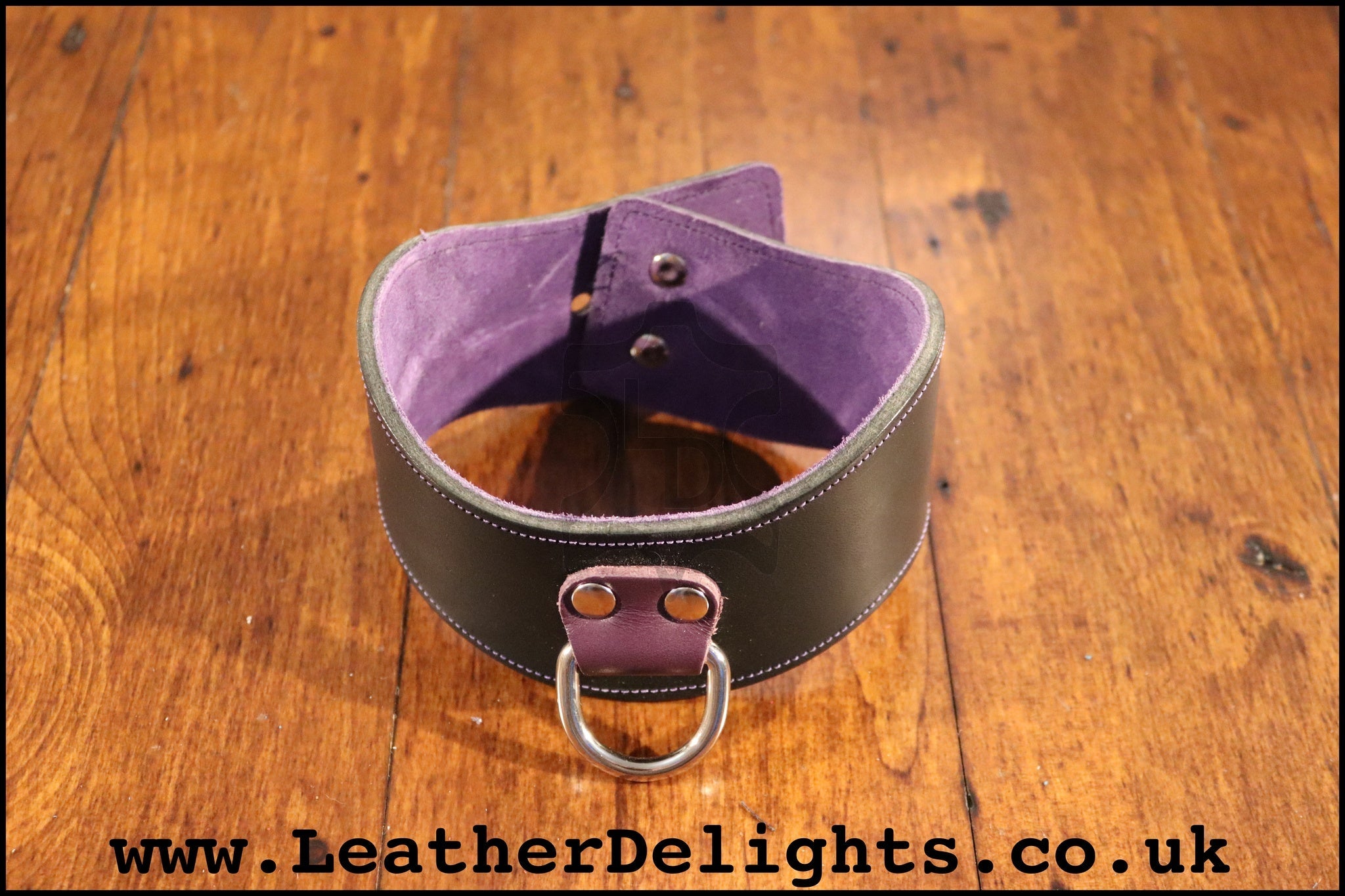 Collars & Leads – Leather Delights